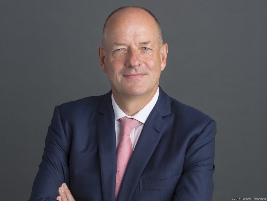 El líder de UnitedHealth llama a transformar la atención médica tras la ...